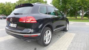 Black Volkswagen Touareg 2015 in Kuldiga, with an engine capacity of 3.00 L and mileage of 315 thousand km for 13900 €, photo 6 on AUTOMOTO.COM.LV