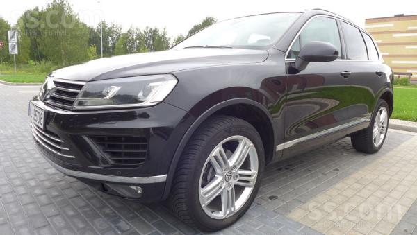 Black Volkswagen Touareg 2015 in Kuldiga, with an engine capacity of 3.00 L and mileage of 315 thousand km for 13900 €, photo 6 on AUTOMOTO.COM.LV
