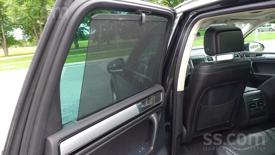 Black Volkswagen Touareg 2015 in Kuldiga, with an engine capacity of 3.00 L and mileage of 315 thousand km for 13900 €, photo 14 on AUTOMOTO.COM.LV