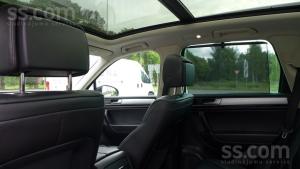 Black Volkswagen Touareg 2015 in Kuldiga, with an engine capacity of 3.00 L and mileage of 315 thousand km for 13900 €, photo 17 on AUTOMOTO.COM.LV