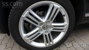 Black Volkswagen Touareg 2015 in Kuldiga, with an engine capacity of 3.00 L and mileage of 315 thousand km for 13900 €, photo 20 on AUTOMOTO.COM.LV