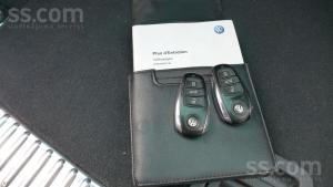 Black Volkswagen Touareg 2015 in Kuldiga, with an engine capacity of 3.00 L and mileage of 315 thousand km for 13900 €, photo 24 on AUTOMOTO.COM.LV