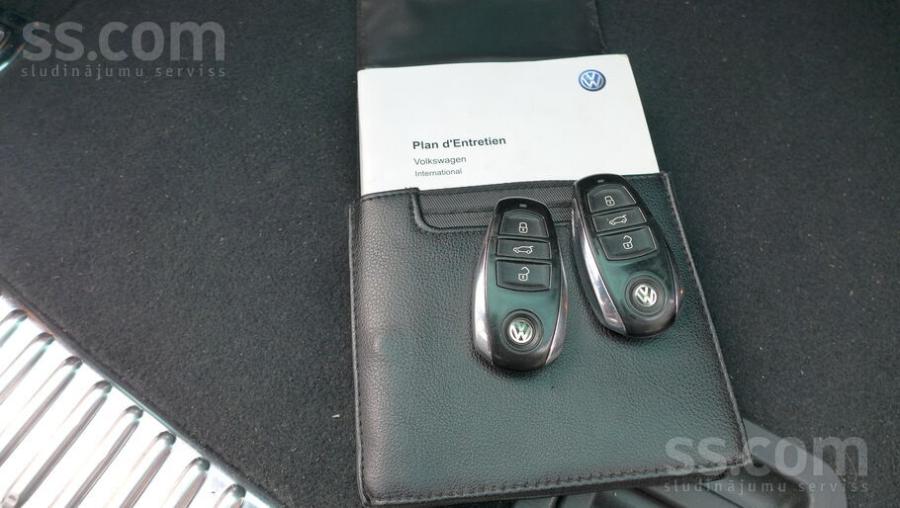 Black Volkswagen Touareg 2015 in Kuldiga, with an engine capacity of 3.00 L and mileage of 315 thousand km for 13900 €, photo 24 on AUTOMOTO.COM.LV