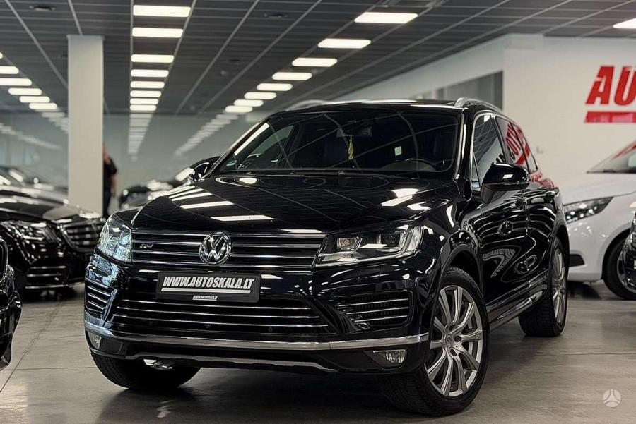 Black Volkswagen Touareg 2015 in Klaipeda, with an engine capacity of 4.13 L and mileage of 311 thousand km for 17950 €, photo 5 on AUTOMOTO.COM.LV