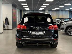 Black Volkswagen Touareg 2015 in Klaipeda, with an engine capacity of 4.13 L and mileage of 311 thousand km for 17950 €, photo 6 on AUTOMOTO.COM.LV