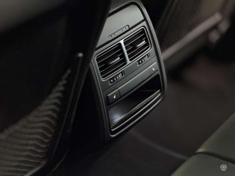 Black Volkswagen Touareg 2015 in Klaipeda, with an engine capacity of 4.13 L and mileage of 311 thousand km for 17950 €, photo 24 on AUTOMOTO.COM.LV