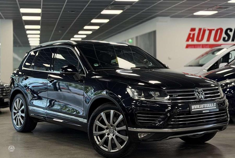 Black Volkswagen Touareg 2015 in Klaipeda, with an engine capacity of 4.13 L and mileage of 311 thousand km for 17950 €, photo 34 on AUTOMOTO.COM.LV