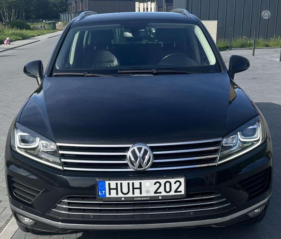 Melns Volkswagen Touareg 2015 Kauņa, ar dzinēja tilpumu 2.97 L un nobraukumu 242 tūkst. km par 17000 €, foto 4 vietnē AUTOMOTO.COM.LV