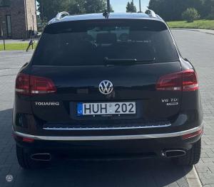 Melns Volkswagen Touareg 2015 Kauņa, ar dzinēja tilpumu 2.97 L un nobraukumu 242 tūkst. km par 17000 €, foto 5 vietnē AUTOMOTO.COM.LV