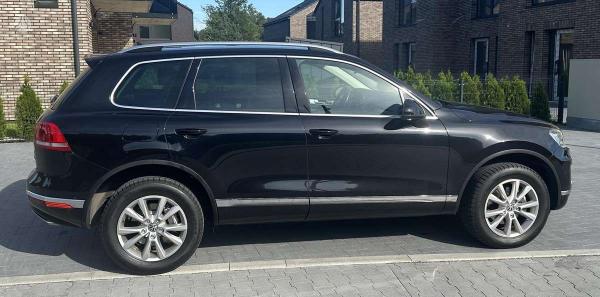 Melns Volkswagen Touareg 2015 Kauņa, ar dzinēja tilpumu 2.97 L un nobraukumu 242 tūkst. km par 17000 €, foto 5 vietnē AUTOMOTO.COM.LV
