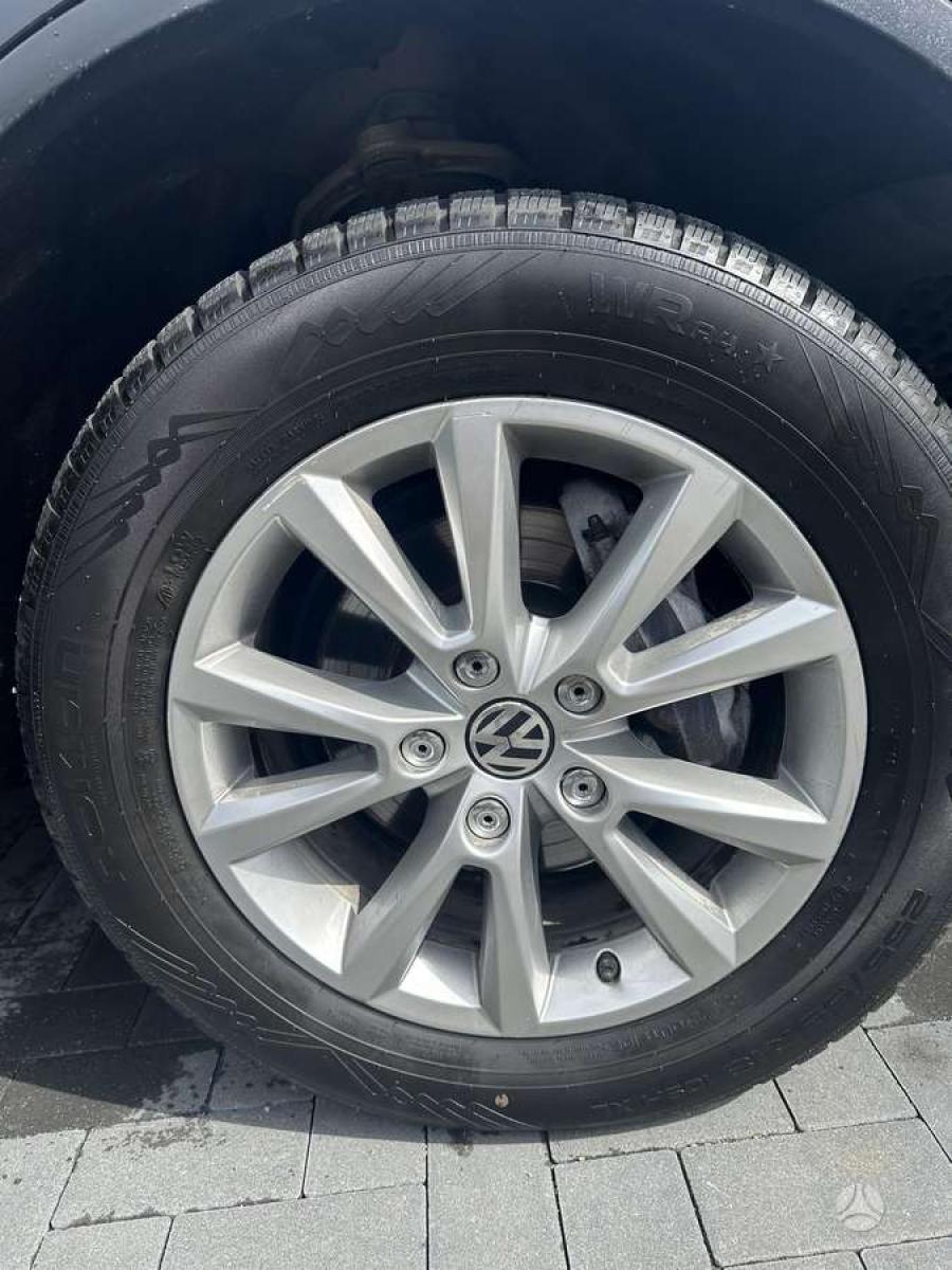 Melns Volkswagen Touareg 2015 Kauņa, ar dzinēja tilpumu 2.97 L un nobraukumu 242 tūkst. km par 17000 €, foto 16 vietnē AUTOMOTO.COM.LV