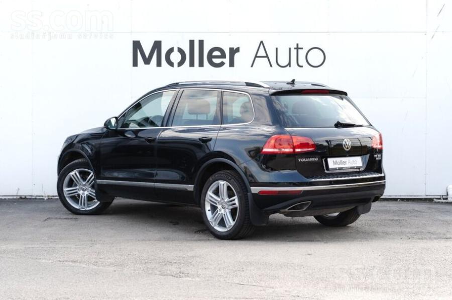 Melns Volkswagen Touareg 2015 Rīga, ar dzinēja tilpumu 3.00 L un nobraukumu 194 tūkst. km par 15650 €, foto 4 vietnē AUTOMOTO.COM.LV