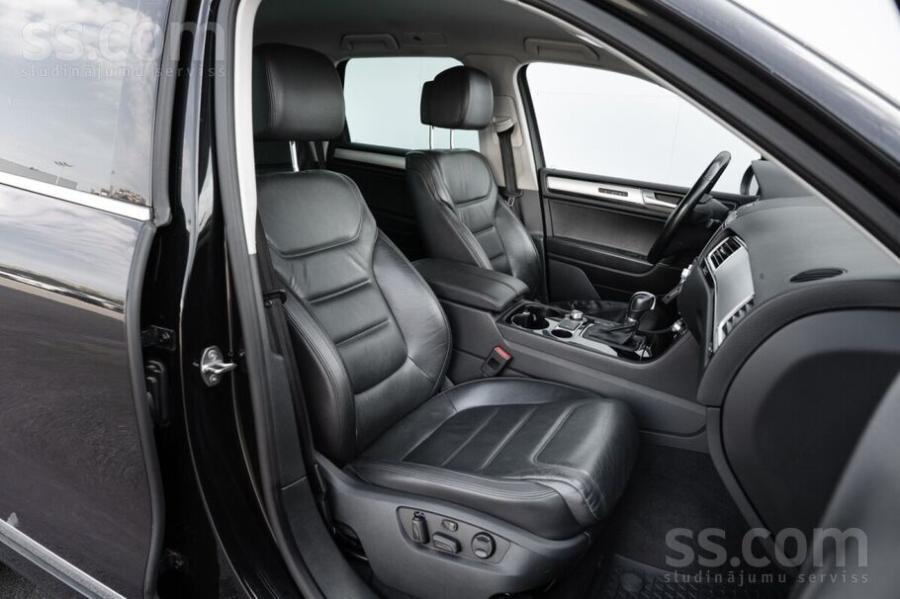 Melns Volkswagen Touareg 2015 Rīga, ar dzinēja tilpumu 3.00 L un nobraukumu 194 tūkst. km par 15650 €, foto 7 vietnē AUTOMOTO.COM.LV