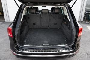 Melns Volkswagen Touareg 2015 Rīga, ar dzinēja tilpumu 3.00 L un nobraukumu 194 tūkst. km par 15650 €, foto 24 vietnē AUTOMOTO.COM.LV