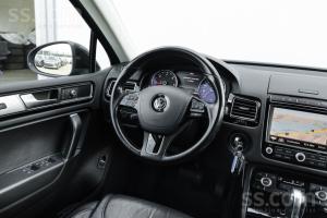 Melns Volkswagen Touareg 2015 Rīga, ar dzinēja tilpumu 3.00 L un nobraukumu 194 tūkst. km par 15650 €, foto 26 vietnē AUTOMOTO.COM.LV