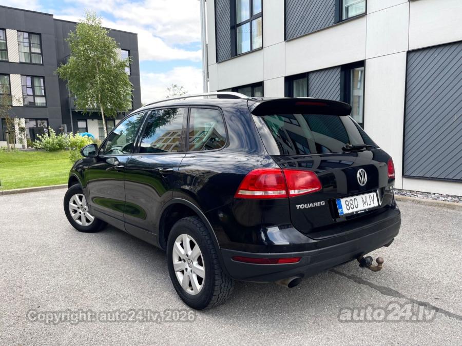 Melns Volkswagen Touareg 2015 Tartu, ar dzinēja tilpumu 3.00 L un nobraukumu 310 tūkst. km par 11999 €, foto 5 vietnē AUTOMOTO.COM.LV