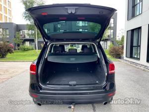 Melns Volkswagen Touareg 2015 Tartu, ar dzinēja tilpumu 3.00 L un nobraukumu 310 tūkst. km par 11999 €, foto 12 vietnē AUTOMOTO.COM.LV