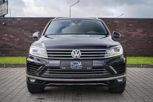 Melns Volkswagen Touareg 2015 Marijampole, ar dzinēja tilpumu 2.97 L un nobraukumu 265 tūkst. km par 15250 €, foto 3 vietnē AUTOMOTO.COM.LV