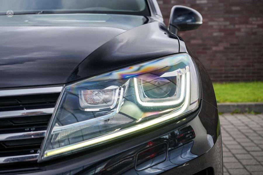 Melns Volkswagen Touareg 2015 Marijampole, ar dzinēja tilpumu 2.97 L un nobraukumu 265 tūkst. km par 15250 €, foto 6 vietnē AUTOMOTO.COM.LV