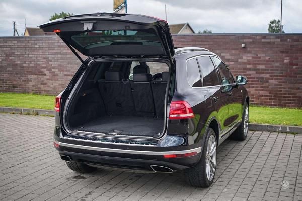 Volkswagen Touareg 2015 Marijampole vietnē Melns Volkswagen Touareg 2015 Marijampole, ar dzinēja tilpumu 2.97 L un nobraukumu 265 tūkst. km par 15250 €, foto 11 vietnē AUTOMOTO.COM.LV
