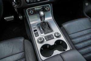 Melns Volkswagen Touareg 2015 Marijampole, ar dzinēja tilpumu 2.97 L un nobraukumu 265 tūkst. km par 15250 €, foto 21 vietnē AUTOMOTO.COM.LV