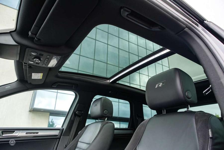 Melns Volkswagen Touareg 2015 Marijampole, ar dzinēja tilpumu 2.97 L un nobraukumu 265 tūkst. km par 15250 €, foto 28 vietnē AUTOMOTO.COM.LV