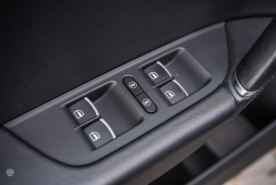 Melns Volkswagen Touareg 2015 Marijampole, ar dzinēja tilpumu 2.97 L un nobraukumu 265 tūkst. km par 15250 €, foto 31 vietnē AUTOMOTO.COM.LV