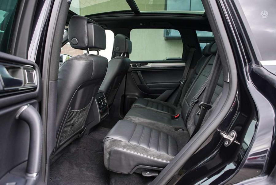 Melns Volkswagen Touareg 2015 Marijampole, ar dzinēja tilpumu 2.97 L un nobraukumu 265 tūkst. km par 15250 €, foto 36 vietnē AUTOMOTO.COM.LV