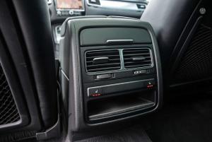 Melns Volkswagen Touareg 2015 Marijampole, ar dzinēja tilpumu 2.97 L un nobraukumu 265 tūkst. km par 15250 €, foto 37 vietnē AUTOMOTO.COM.LV
