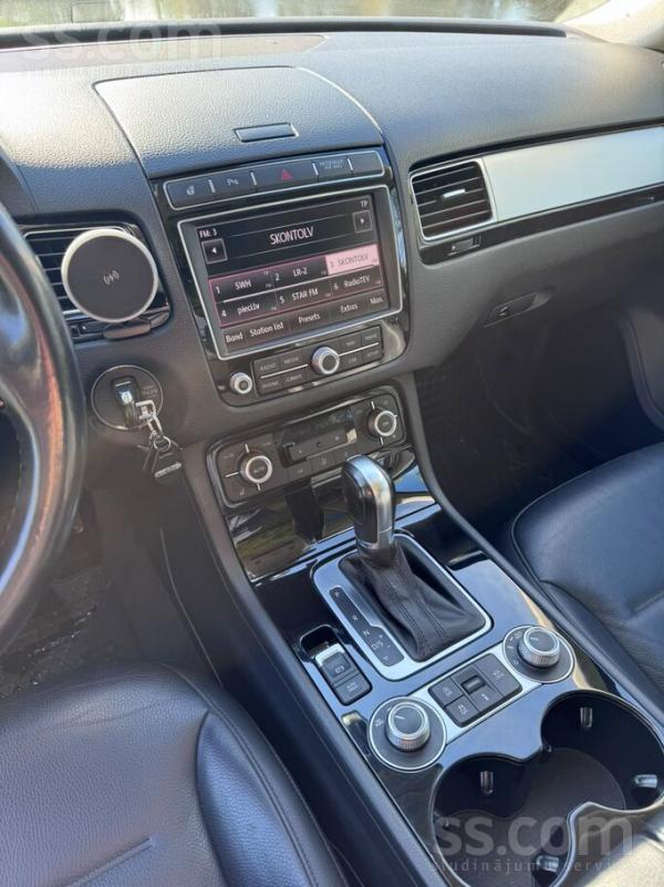 Melns Volkswagen Touareg 2015 Jēkabpils, ar dzinēja tilpumu 3.00 L un nobraukumu 167 tūkst. km par 15900 €, foto 4 vietnē AUTOMOTO.COM.LV