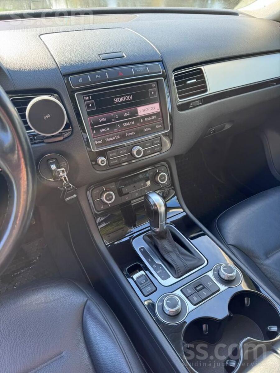 Melns Volkswagen Touareg 2015 Jēkabpils, ar dzinēja tilpumu 3.00 L un nobraukumu 167 tūkst. km par 15900 €, foto 4 vietnē AUTOMOTO.COM.LV