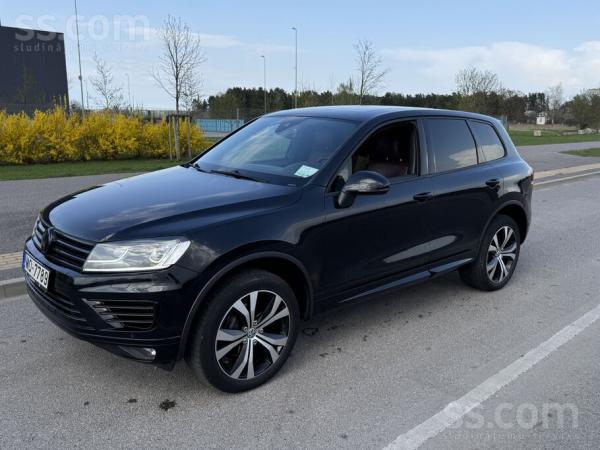 Melns Volkswagen Touareg 2016 Rīga, ar dzinēja tilpumu 3.00 L un nobraukumu 153 tūkst. km par 19000 €, foto 2 vietnē AUTOMOTO.COM.LV