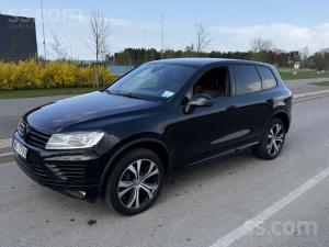 Melns Volkswagen Touareg 2016 Rīga, ar dzinēja tilpumu 3.00 L un nobraukumu 153 tūkst. km par 19000 €, foto 2 vietnē AUTOMOTO.COM.LV