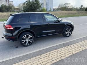 Melns Volkswagen Touareg 2016 Rīga, ar dzinēja tilpumu 3.00 L un nobraukumu 153 tūkst. km par 19000 €, foto 3 vietnē AUTOMOTO.COM.LV