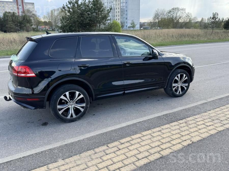 Melns Volkswagen Touareg 2016 Rīga, ar dzinēja tilpumu 3.00 L un nobraukumu 153 tūkst. km par 19000 €, foto 3 vietnē AUTOMOTO.COM.LV