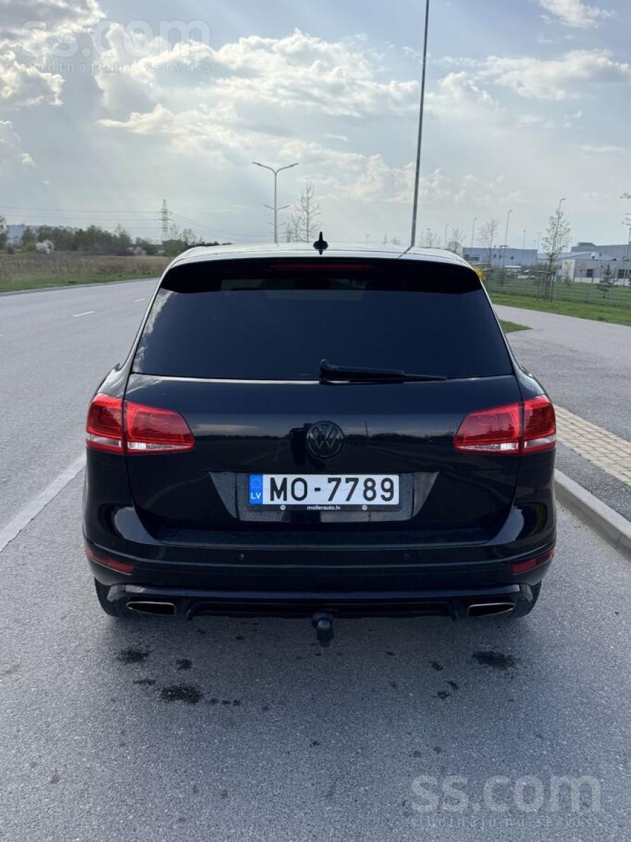 Melns Volkswagen Touareg 2016 Rīga, ar dzinēja tilpumu 3.00 L un nobraukumu 153 tūkst. km par 19000 €, foto 4 vietnē AUTOMOTO.COM.LV
