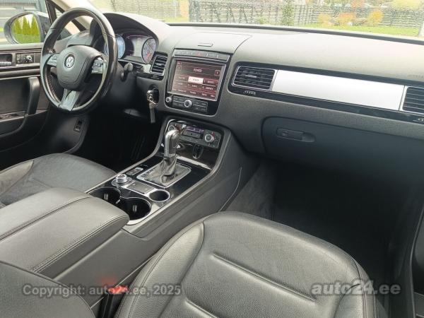 Melns Volkswagen Touareg 2016 Tartu, ar dzinēja tilpumu 3.00 L un nobraukumu 312 tūkst. km par 13500 €, foto 11 vietnē AUTOMOTO.COM.LV