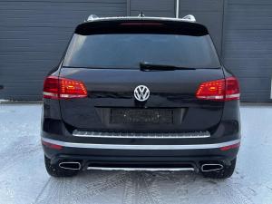Black Volkswagen Touareg 2016 in Utena, with an engine capacity of 2.97 L and mileage of 310 thousand km for 15200 €, photo  on AUTOMOTO.COM.LV
