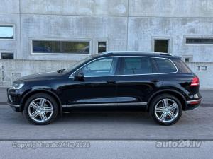 Melns Volkswagen Touareg 2016 Tallina, ar dzinēja tilpumu 3.00 L un nobraukumu 204 tūkst. km par 16550 €, foto 3 vietnē AUTOMOTO.COM.LV