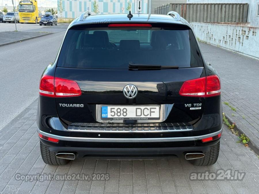 Melns Volkswagen Touareg 2016 Tallina, ar dzinēja tilpumu 3.00 L un nobraukumu 204 tūkst. km par 16550 €, foto 5 vietnē AUTOMOTO.COM.LV