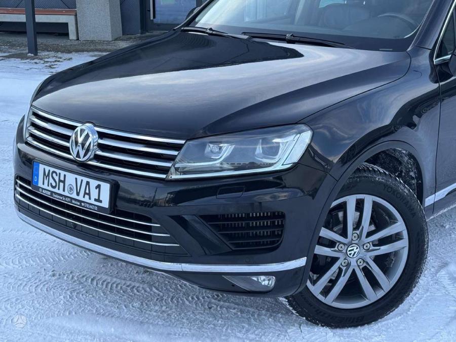 Melns Volkswagen Touareg 2016 Jonava, ar dzinēja tilpumu 3.00 L un nobraukumu 290 tūkst. km par 15999 €, foto 4 vietnē AUTOMOTO.COM.LV
