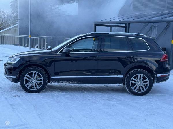 Melns Volkswagen Touareg 2016 Jonava, ar dzinēja tilpumu 3.00 L un nobraukumu 290 tūkst. km par 15999 €, foto 5 vietnē AUTOMOTO.COM.LV