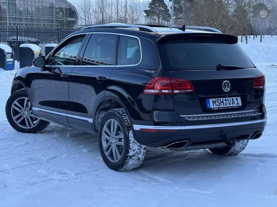 Melns Volkswagen Touareg 2016 Jonava, ar dzinēja tilpumu 3.00 L un nobraukumu 290 tūkst. km par 15999 €, foto 6 vietnē AUTOMOTO.COM.LV