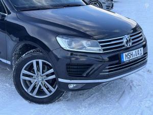 Melns Volkswagen Touareg 2016 Jonava, ar dzinēja tilpumu 3.00 L un nobraukumu 290 tūkst. km par 15999 €, foto 14 vietnē AUTOMOTO.COM.LV
