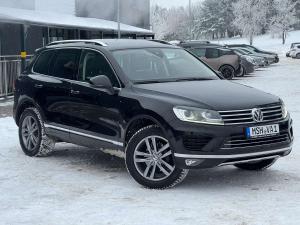 Black Volkswagen Touareg 2016 in Jonava, with an engine capacity of 3.00 L and mileage of 290 thousand km for 15850 €, photo 11 on AUTOMOTO.COM.LV