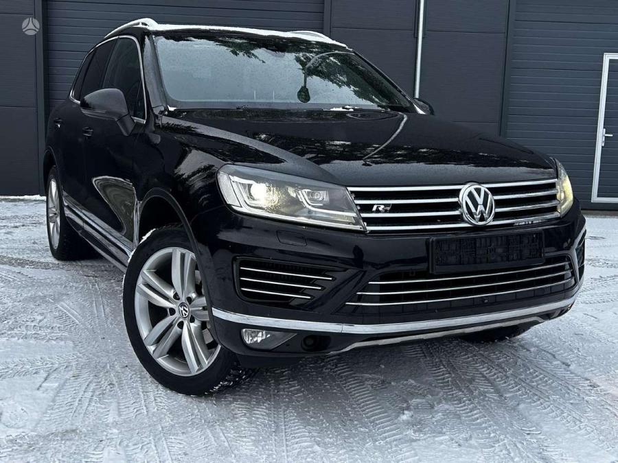 Melns Volkswagen Touareg 2016 Utena, ar dzinēja tilpumu 2.97 L un nobraukumu 310 tūkst. km par 15200 €, foto 1 vietnē AUTOMOTO.COM.LV