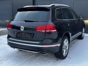 Melns Volkswagen Touareg 2016 Utena, ar dzinēja tilpumu 2.97 L un nobraukumu 310 tūkst. km par 15200 €, foto 2 vietnē AUTOMOTO.COM.LV