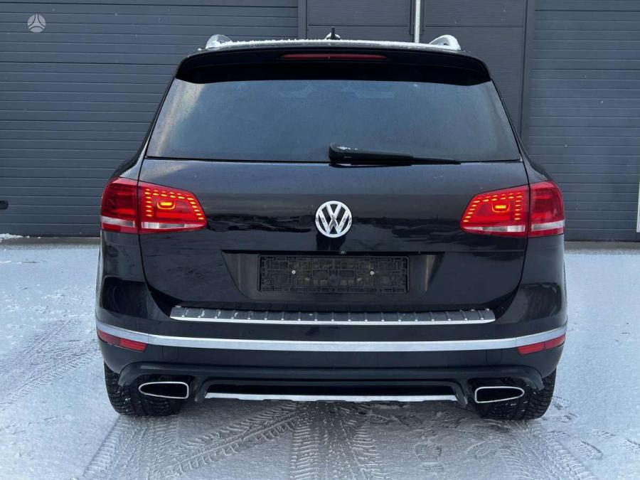 Melns Volkswagen Touareg 2016 Utena, ar dzinēja tilpumu 2.97 L un nobraukumu 310 tūkst. km par 15200 €, foto 6 vietnē AUTOMOTO.COM.LV