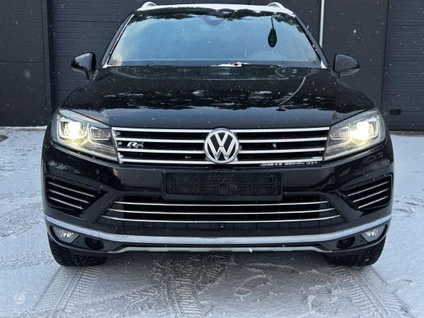 Melns Volkswagen Touareg 2016 Utena, ar dzinēja tilpumu 2.97 L un nobraukumu 310 tūkst. km par 15200 €, foto 8 vietnē AUTOMOTO.COM.LV
