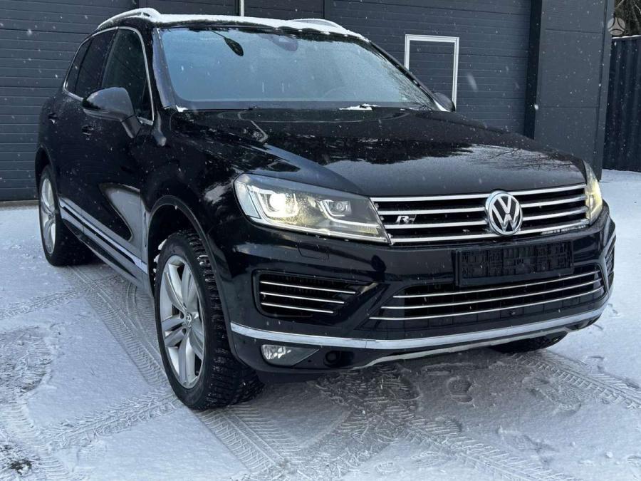 Melns Volkswagen Touareg 2016 Utena, ar dzinēja tilpumu 2.97 L un nobraukumu 310 tūkst. km par 15200 €, foto 9 vietnē AUTOMOTO.COM.LV